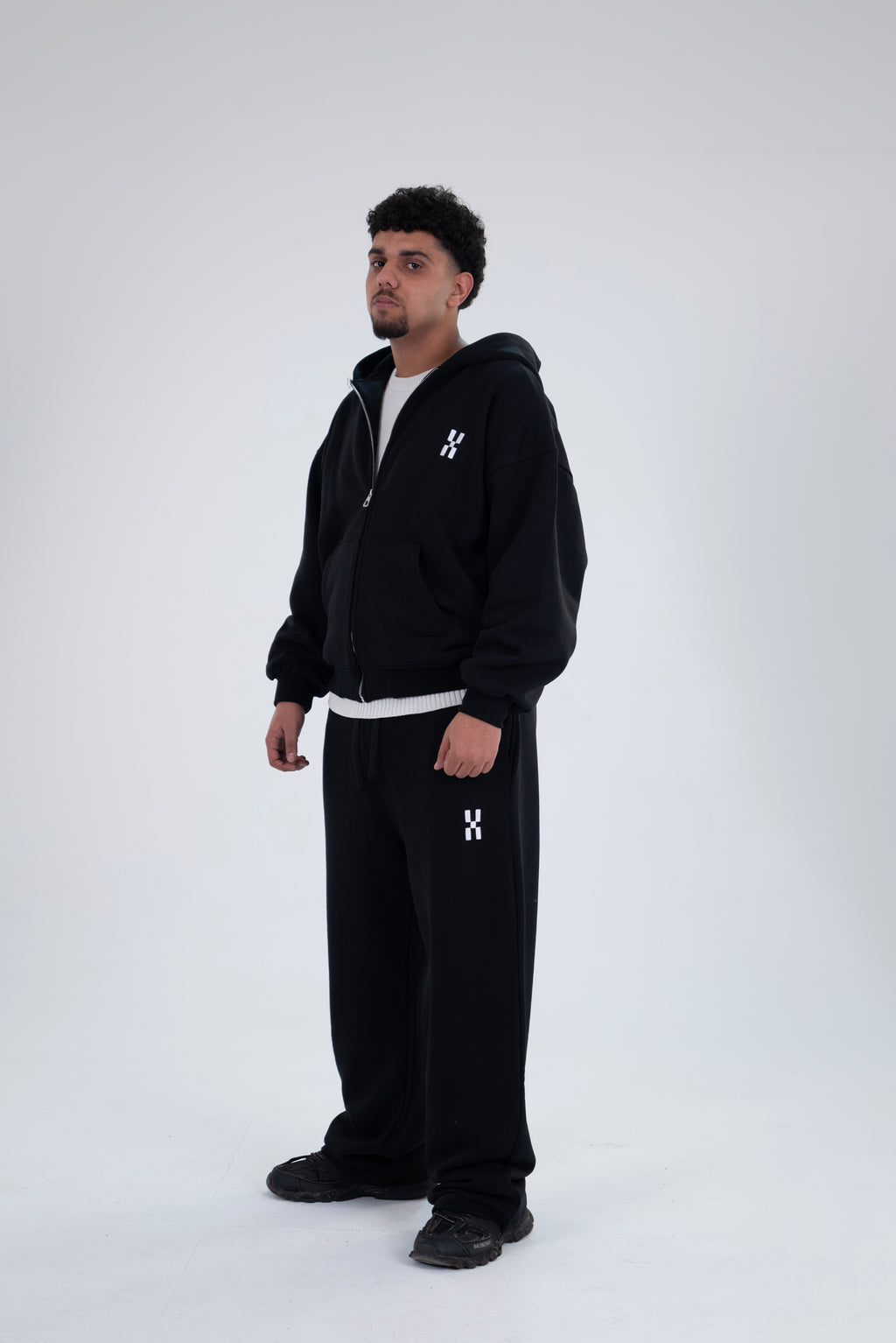 BLACK TRACKSUIT – Pixels brand